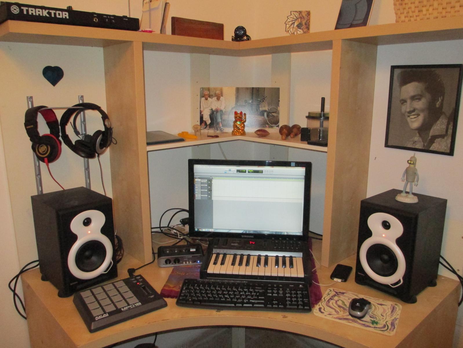 My humble setup - Show your Setup - DJ TechTools Forum