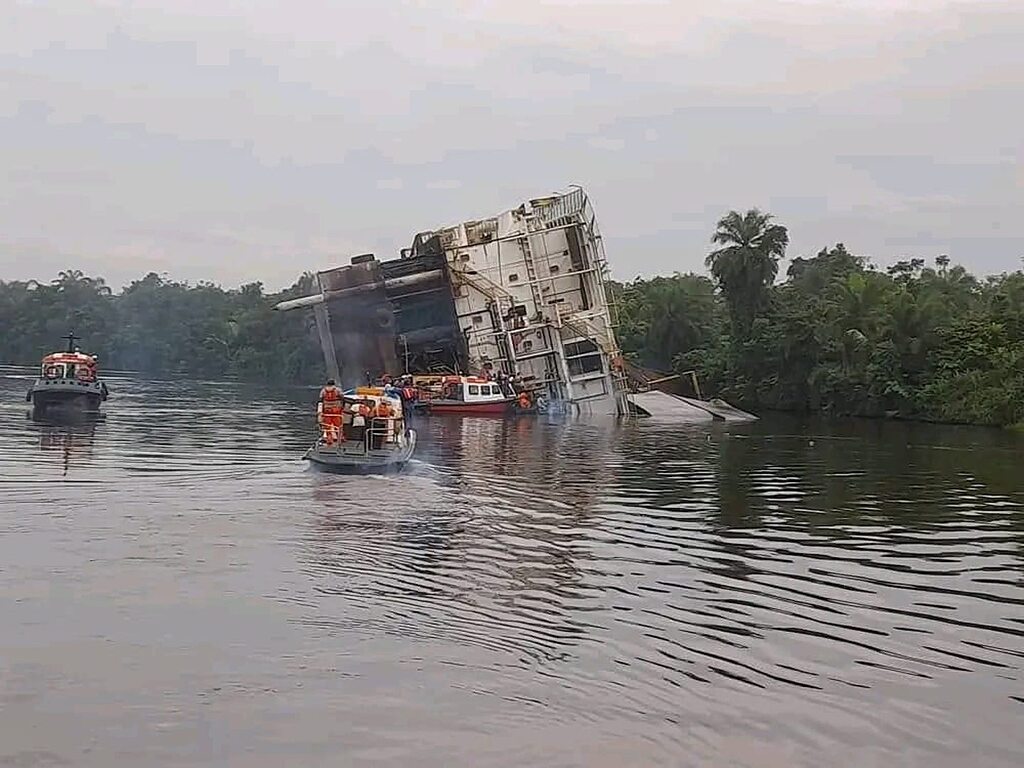 Swamp Barge capsize in Nigeria - Offshore - gCaptain Forum