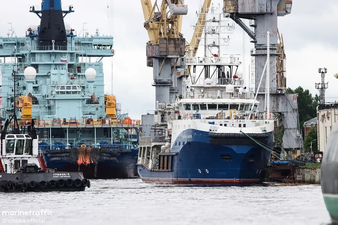 Russian Arctic tug sinks at yard - Marine Incidents - gCaptain Forum