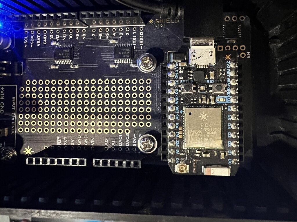 Photon no status LED, but has voltage - Hardware - Particle