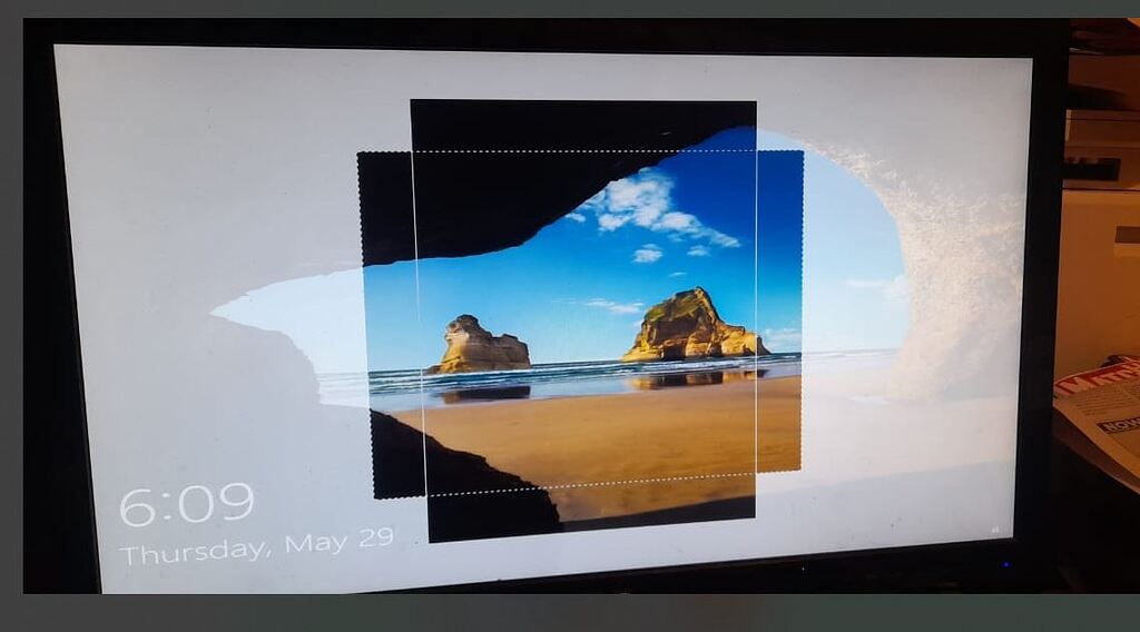 Windows 10 Screen has strange Transparent Box Overlay Desktop Icons ...