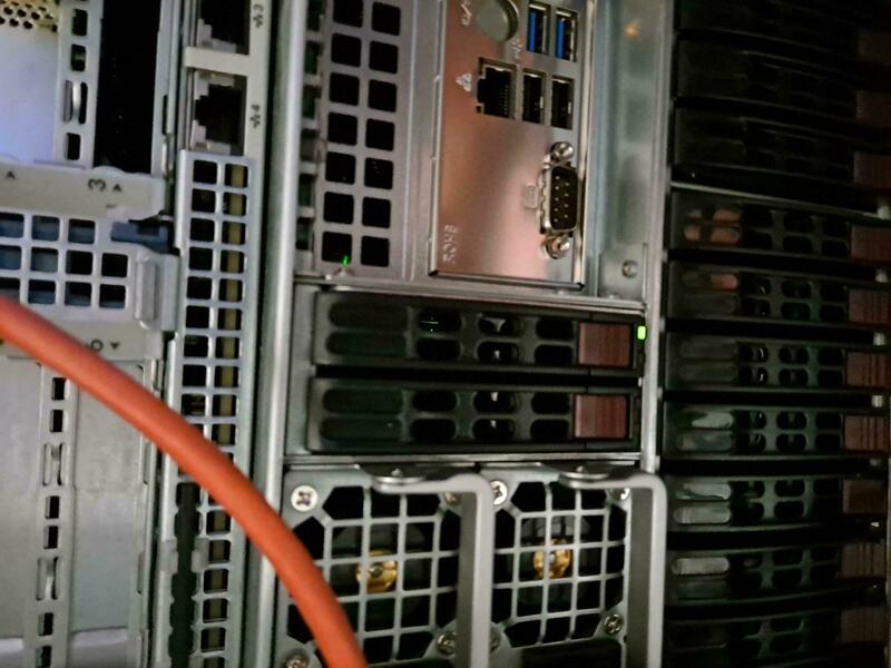 Supermicro X10DRi - red light blinking on HDD - Software & Applications ...