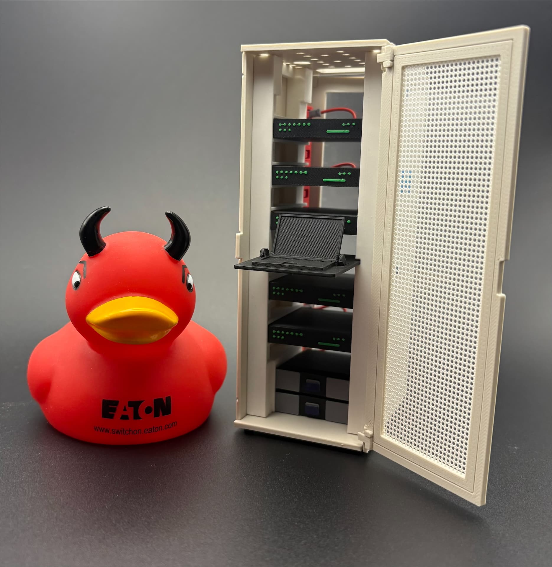 Advice on a pull out KVM/Console for a data center server rack ...