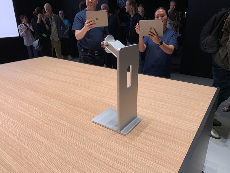Apple Mac Pro screen stand $999 i cannot wait to get one !!! - Water ...