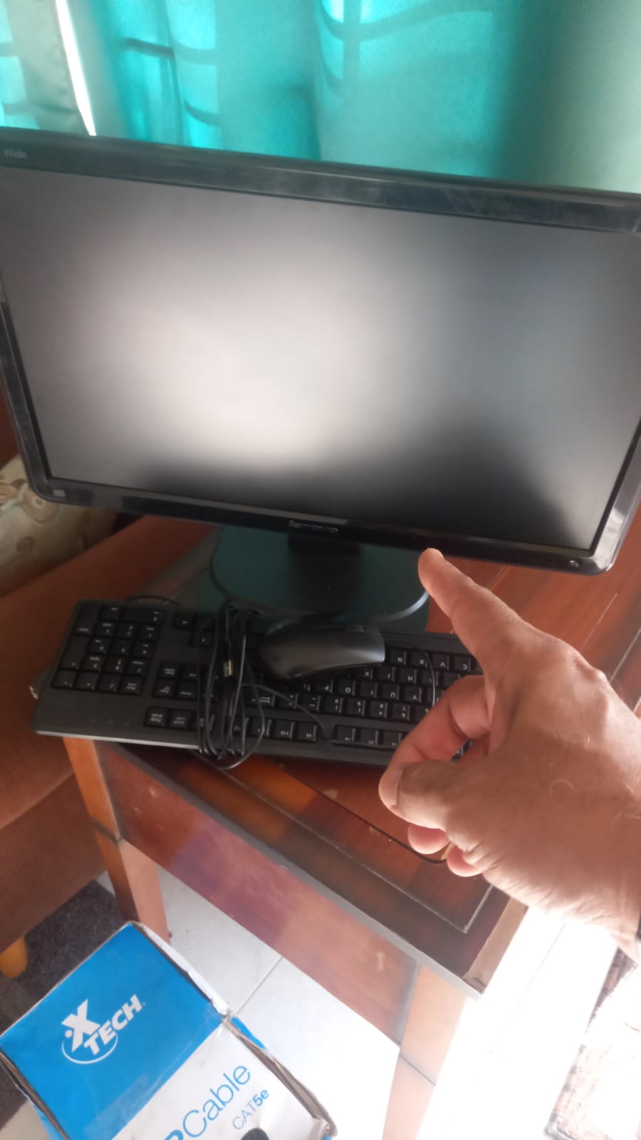 Windows 10 Screen has strange Transparent Box Overlay Desktop Icons ...