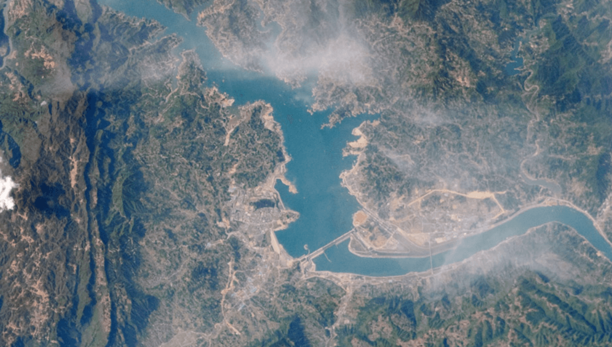 Snap! -- Epic Meteor Showers, Adorable Bots, Robot Surgery - Spiceworks ...